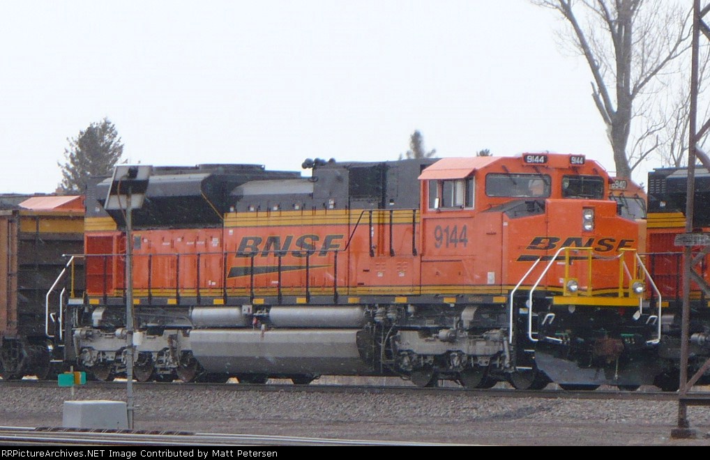 BNSF 9144